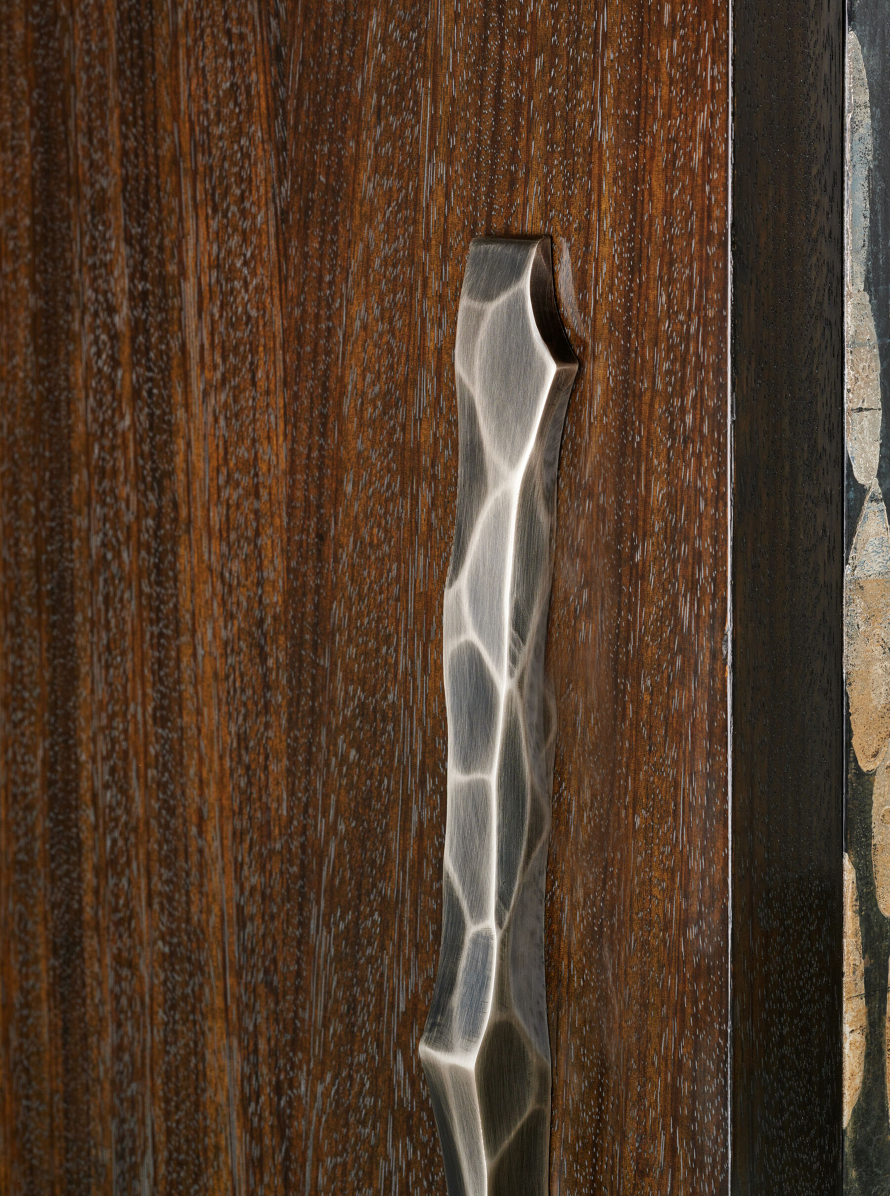 Bantu Cabinet | Gregorius Pineo
