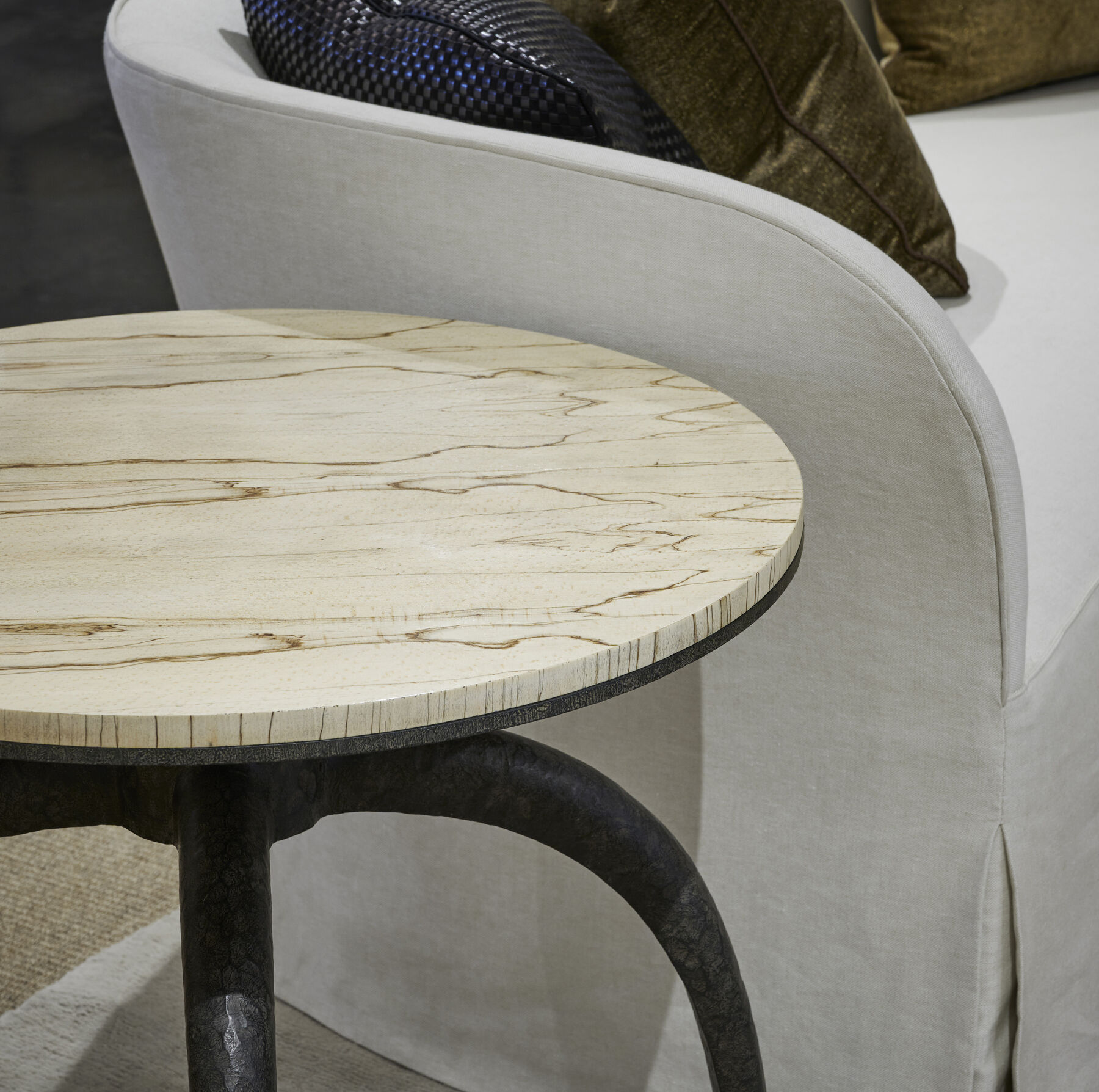 Xavier End Table | Gregorius Pineo