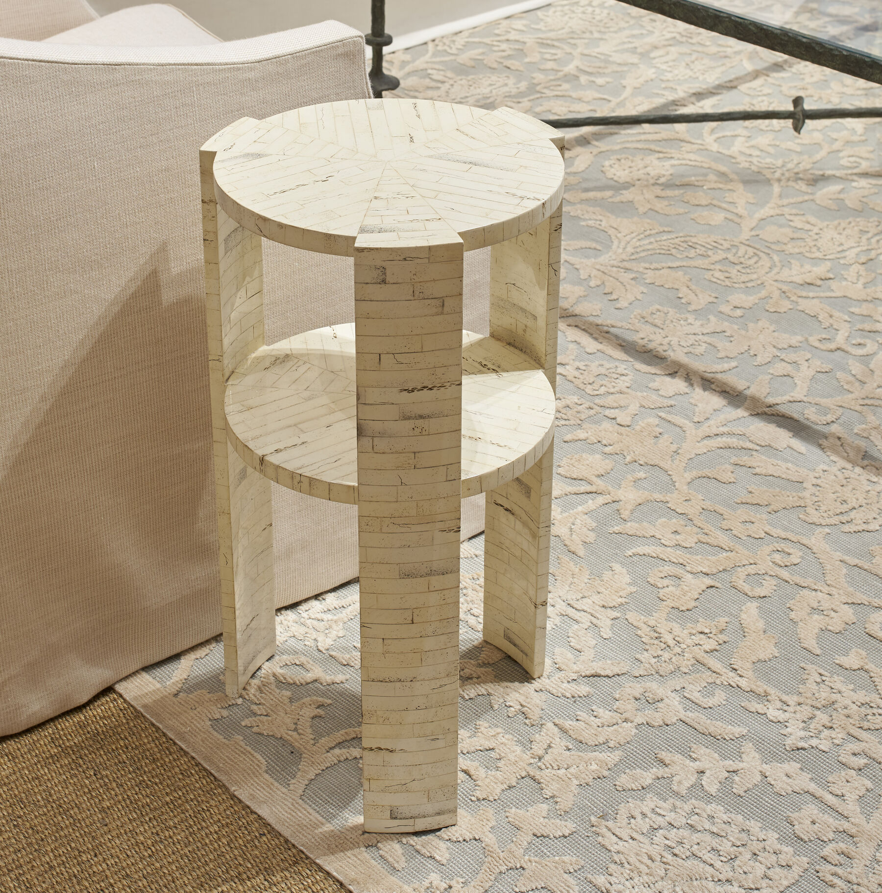 Delon Side Table one shelf | Gregorius Pineo