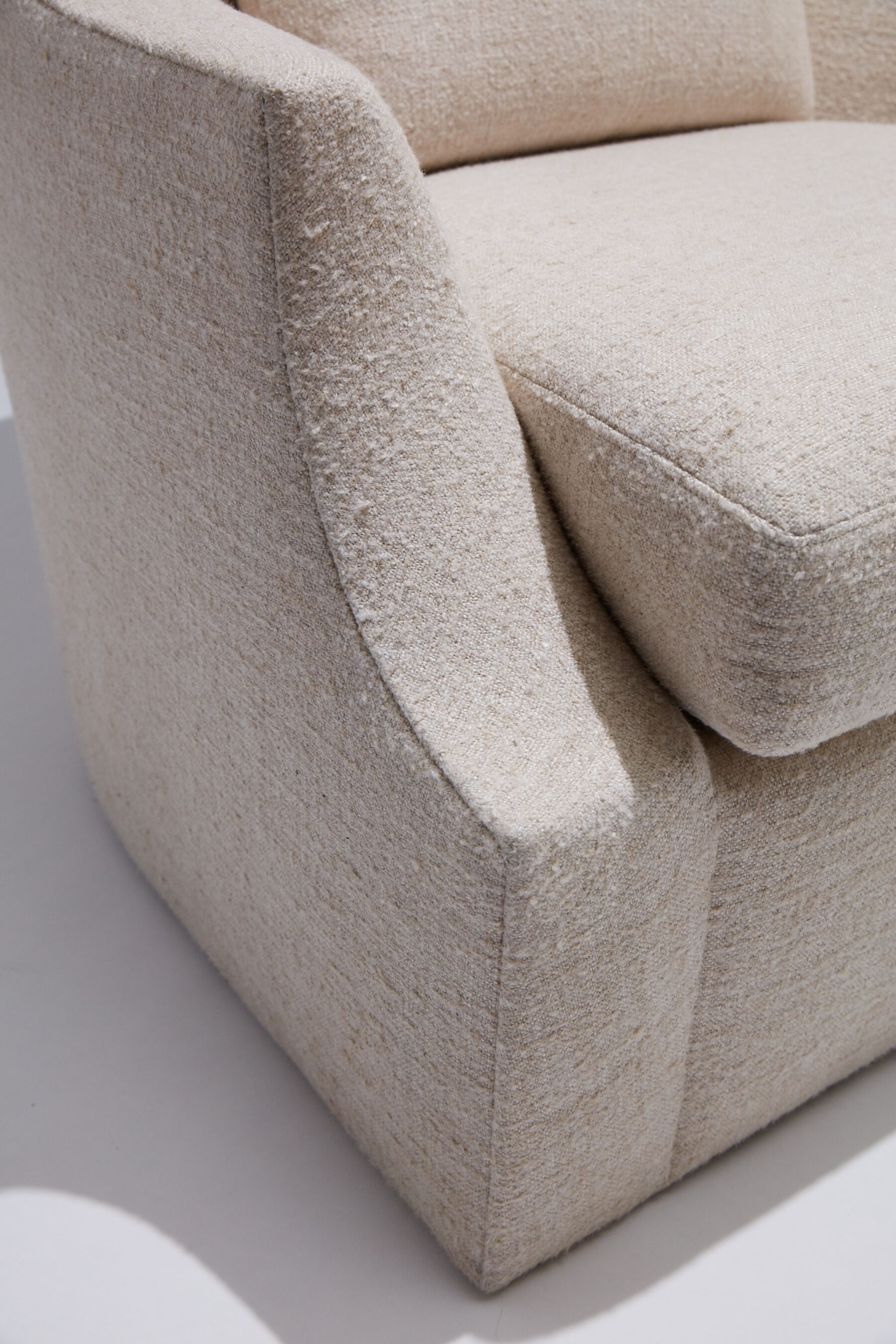 Dupre Lounge Chair large, quick ship | Gregorius Pineo