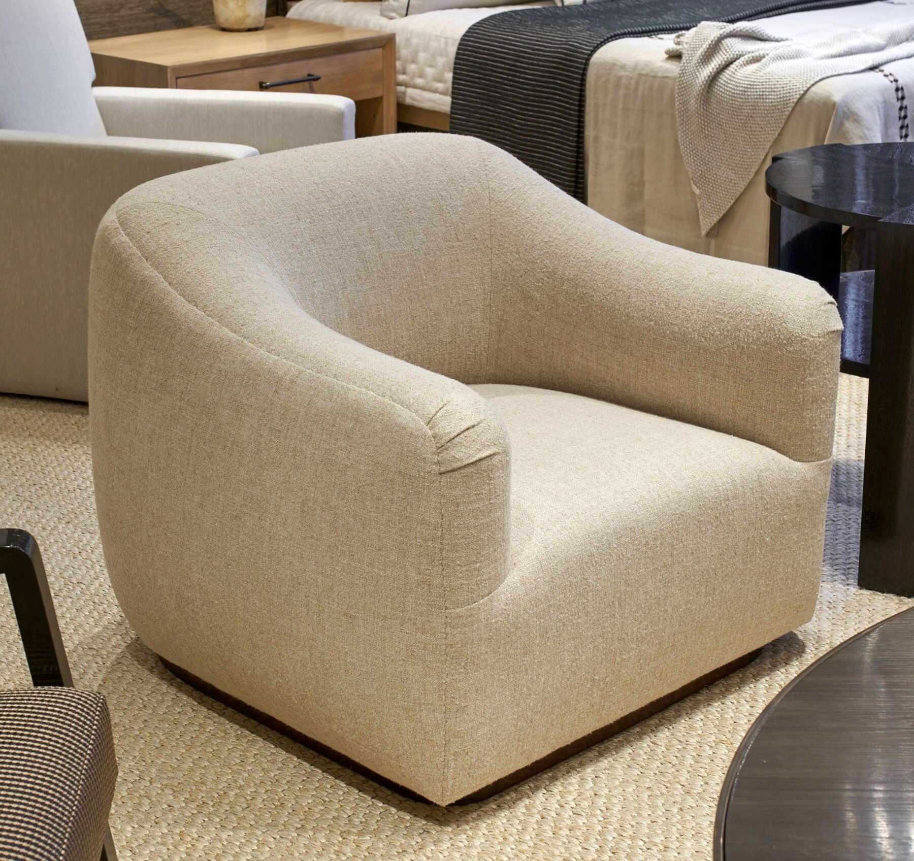 Monroe Lounge Chair | Gregorius Pineo