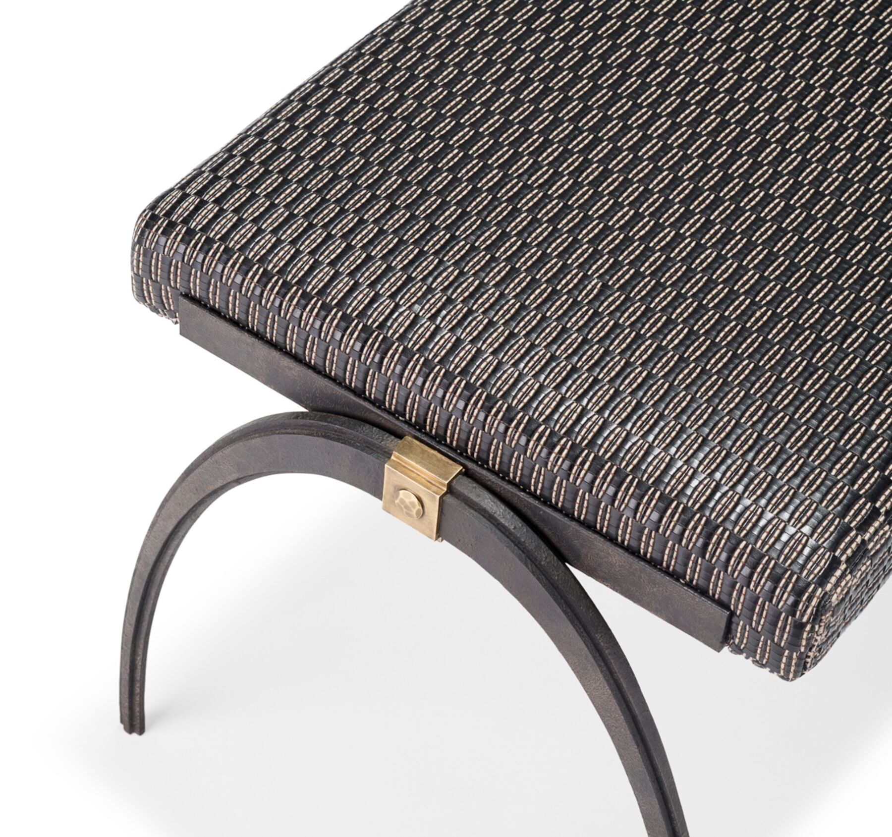 Montand Bench | Gregorius Pineo